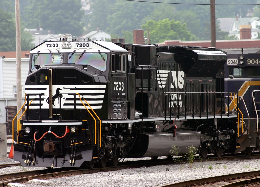 NS 7203